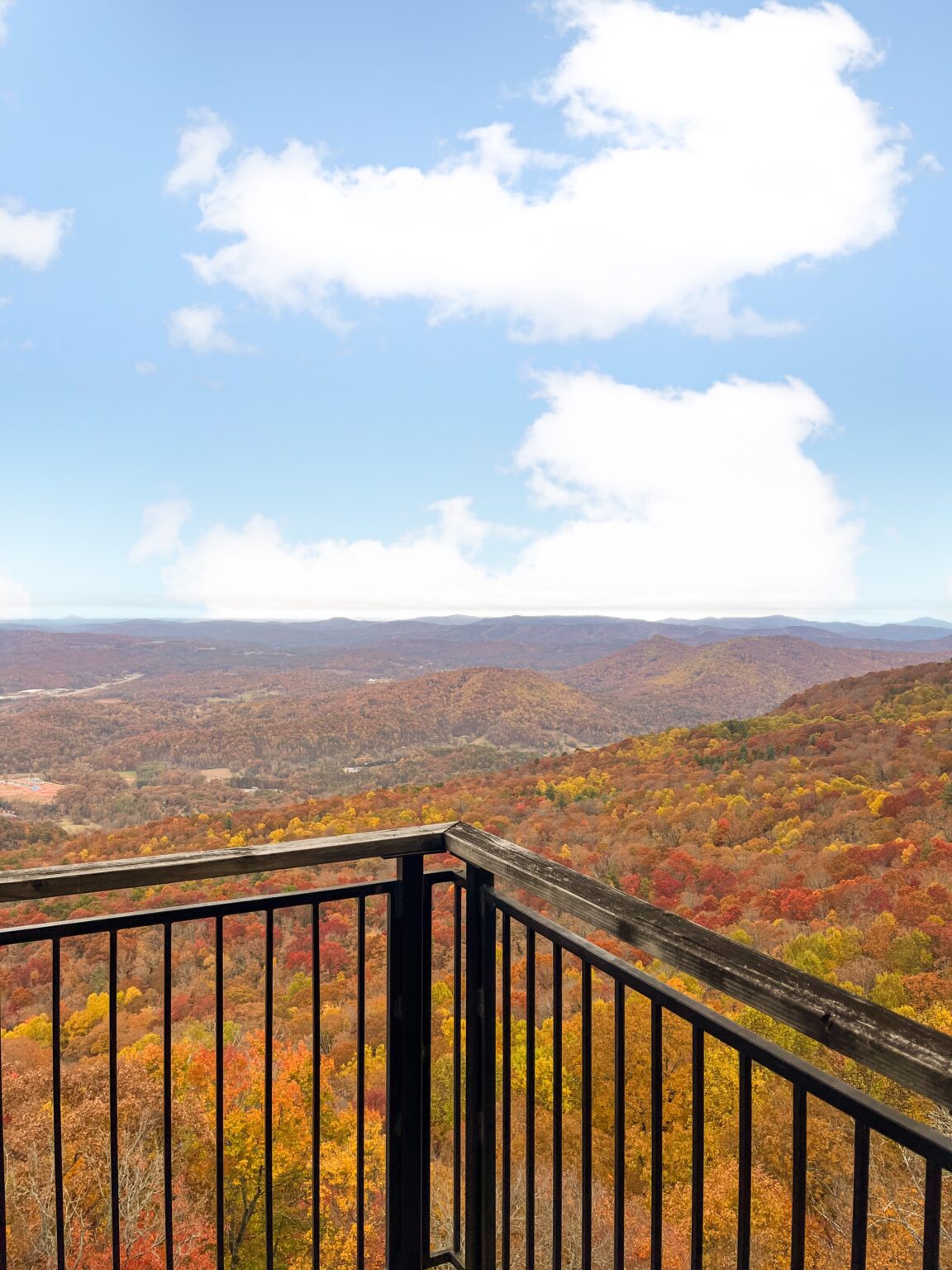 12 Magical Places to See Fall Colors in Georgia 2025